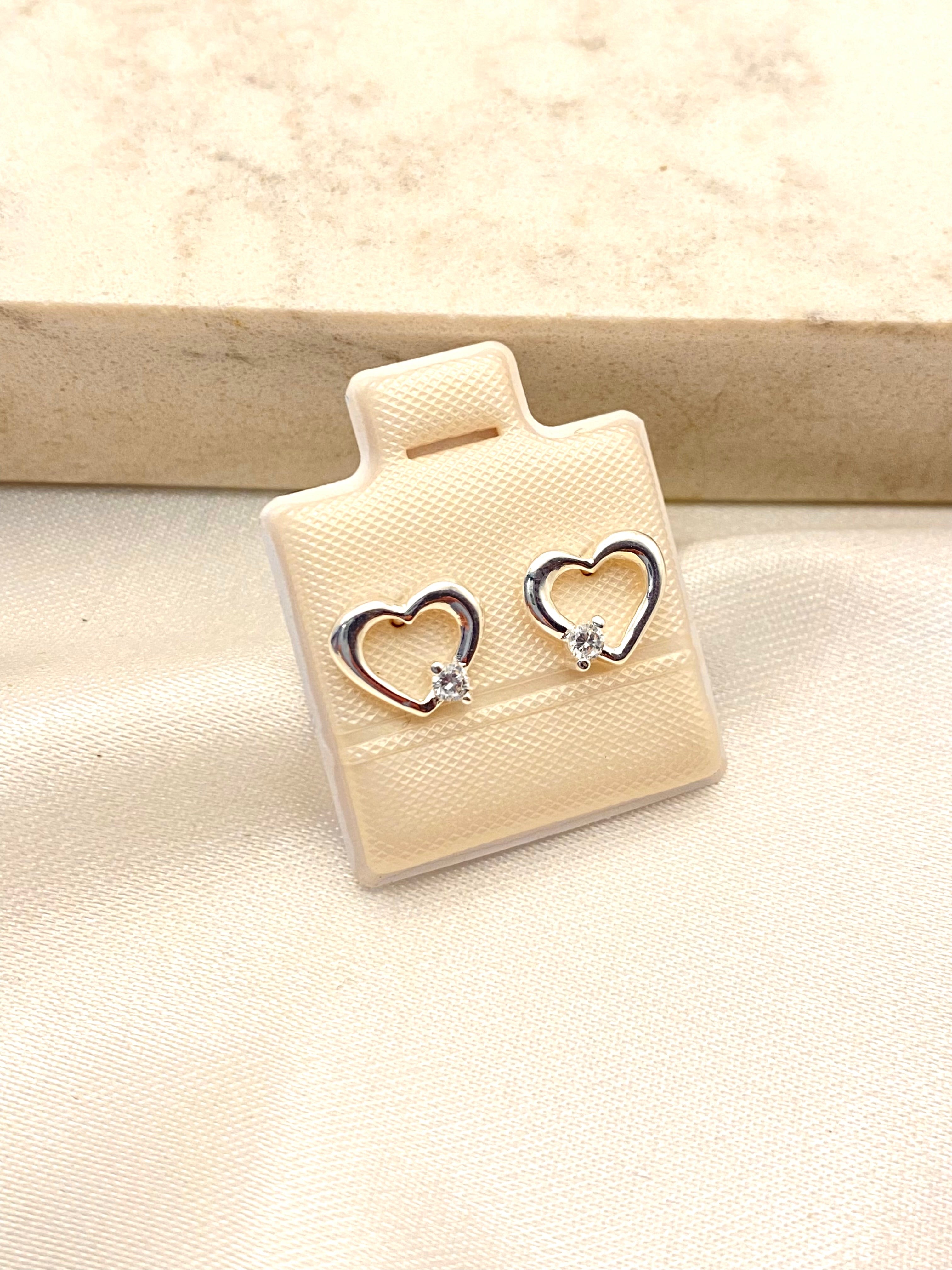 Arete Corazon Silueta Plata – LORETA ACCESORIOS MAYOREO